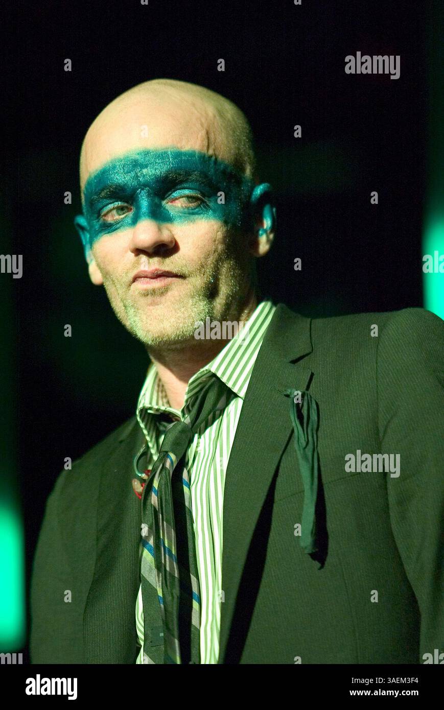Nov 19, 2004; Seattle, WA, USA; Singer MICHAEL STIPE performing live. R ...