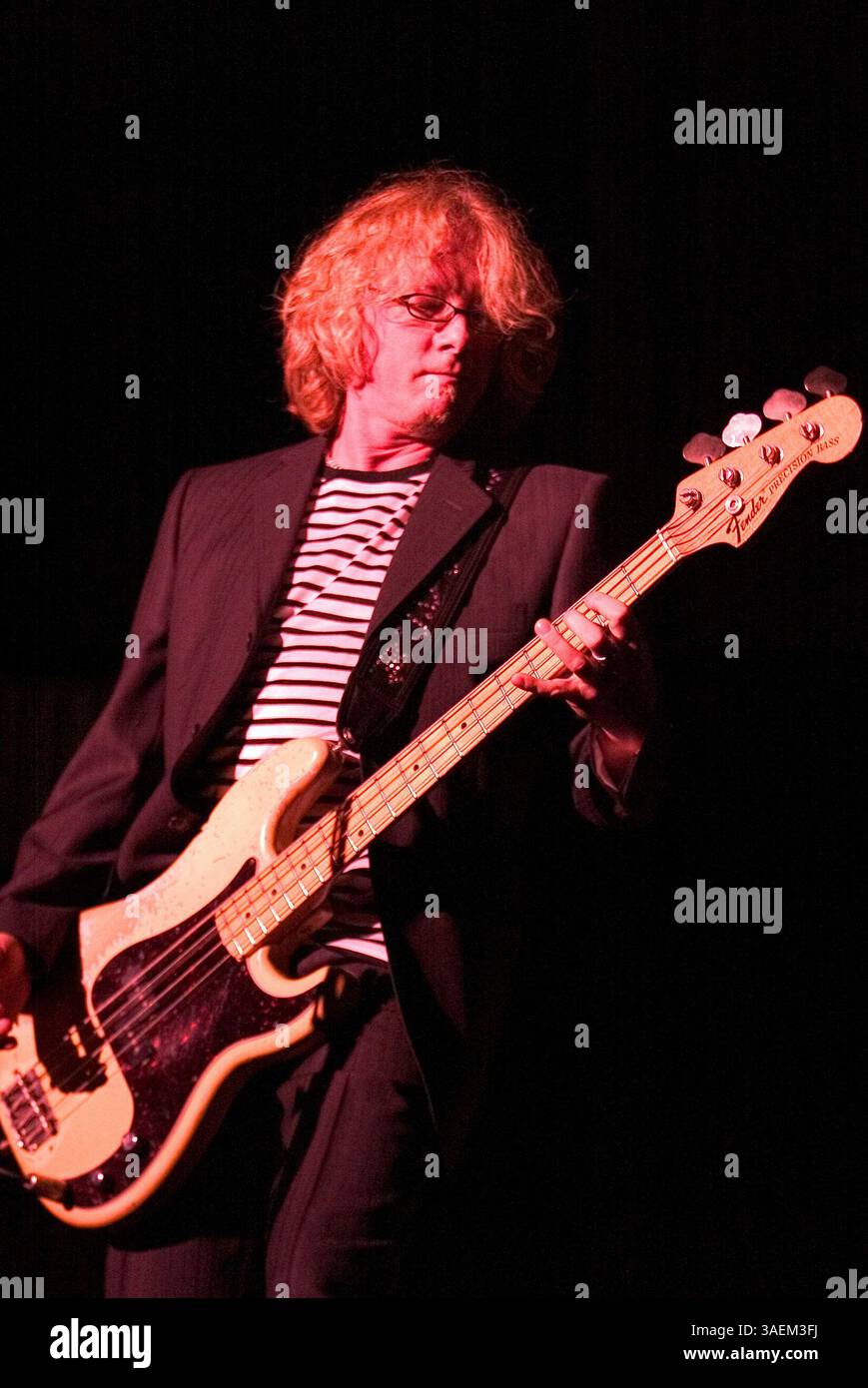 Nov 19, 2004; Seattle, WA, USA; The group's bass player, MICHAEL MILLS ...