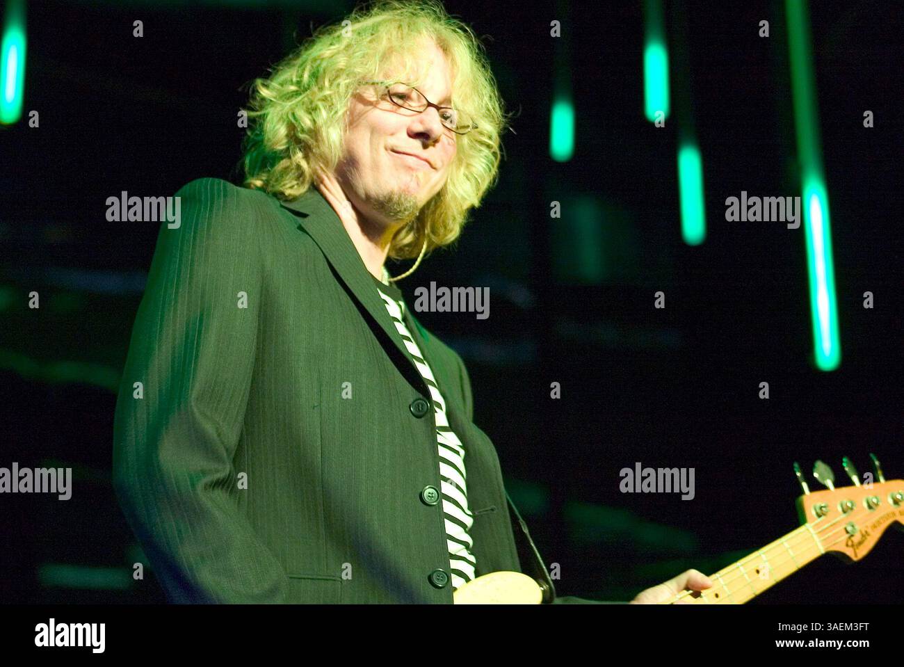 Nov 19, 2004; Seattle, WA, USA; The group's bass player, MICHAEL MILLS ...