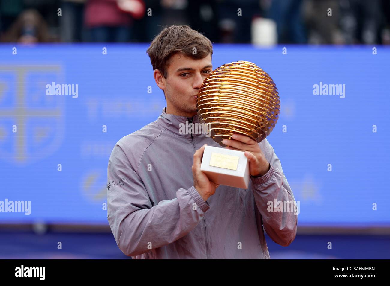 Bucharest, Romania. 6th Apr, 2025. Flavio Cobolli of Italy kisses the ...