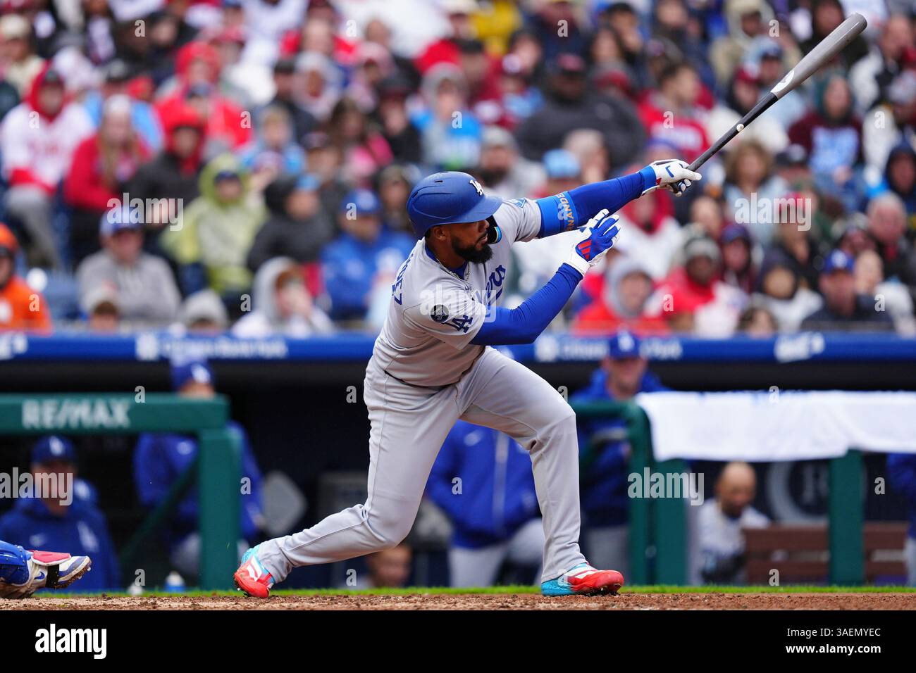Los Angeles Dodgers' Teoscar Hernández in action during a baseball game ...