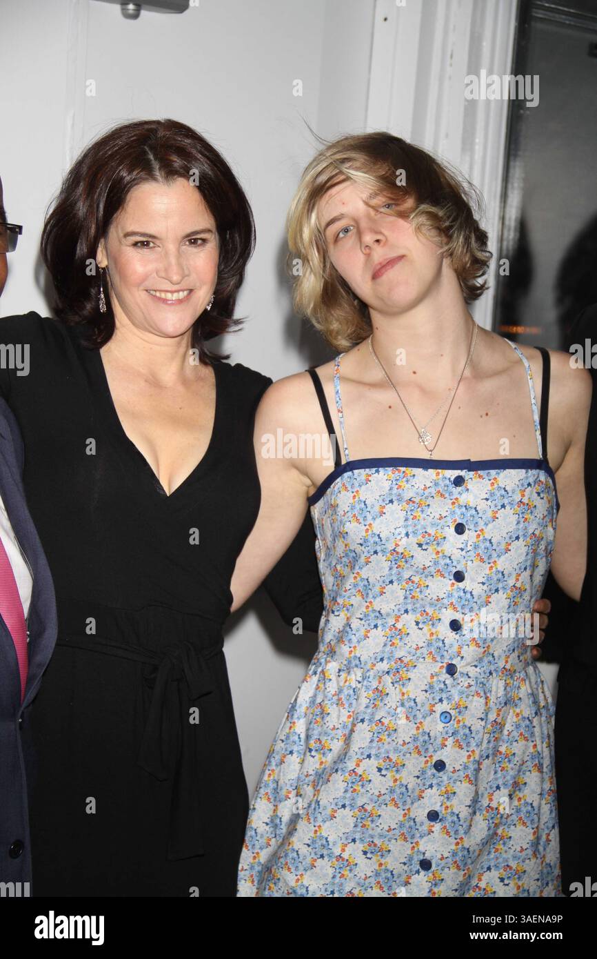Ally sheedy and daughter hi-res stock photography and images - Alamy