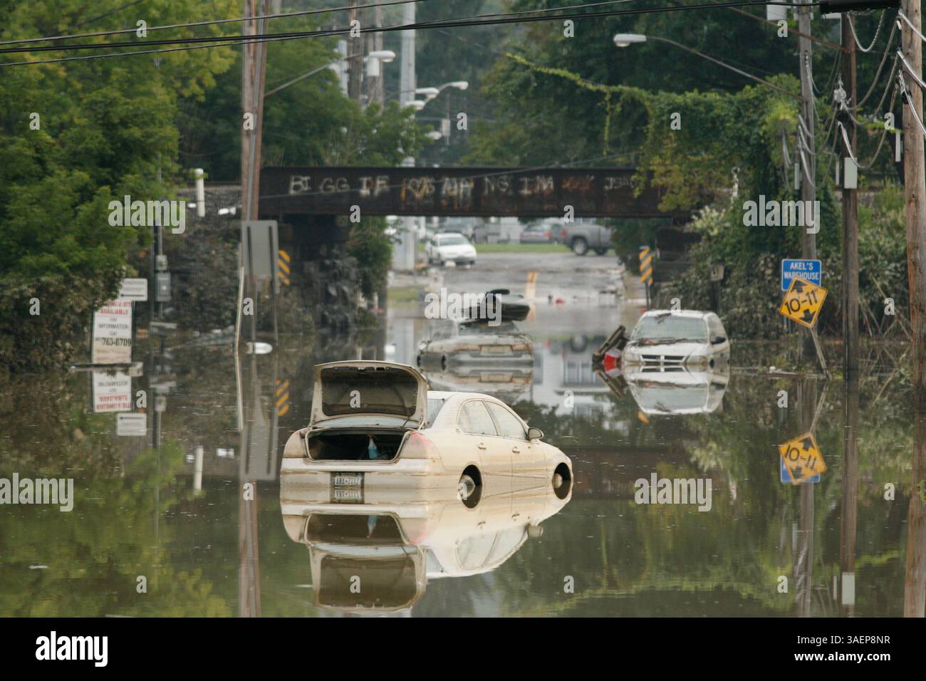 Cars submerged from hurricane hi-res stock photography and images - Alamy