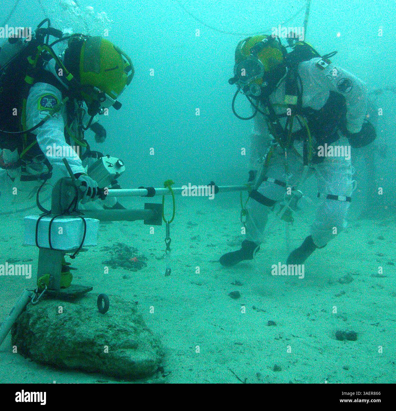 Oct. 23, 2011 - Key Largo, Florida, U.S. - Working together. NEEMO 15 ...