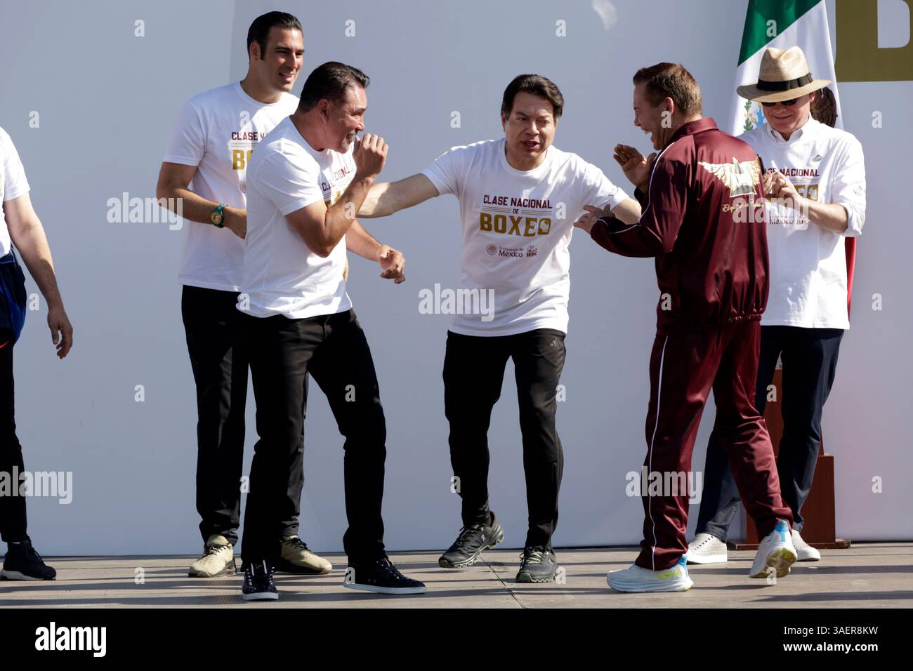 Mexico City, Mexico. 06th Apr, 2025. Former world boxing champions ...