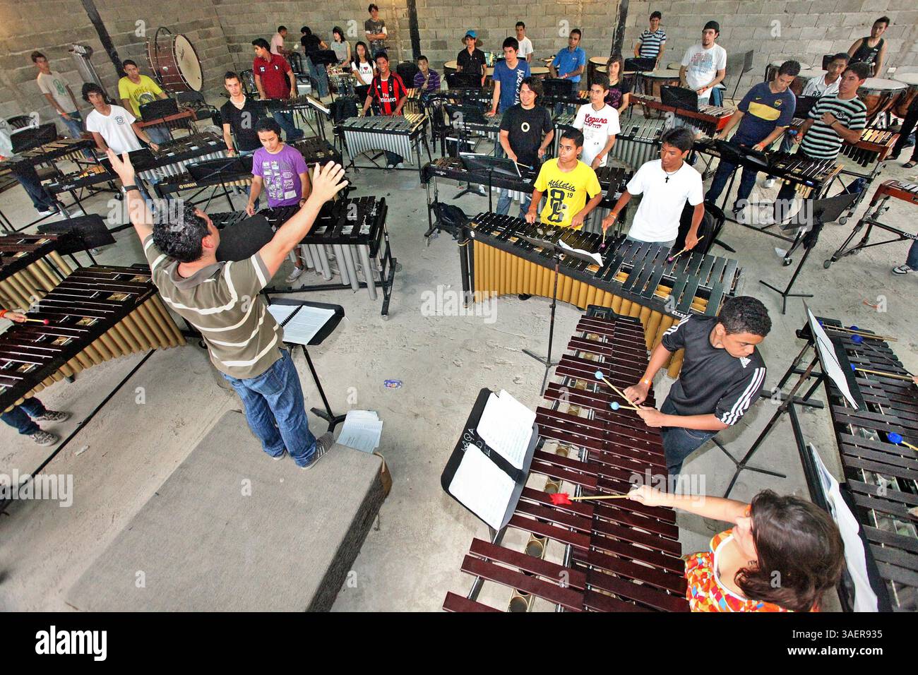 Oct. 24, 2011 - Caracas, DISTRITO CAPITAL, Venezuela - Miembros de la ...