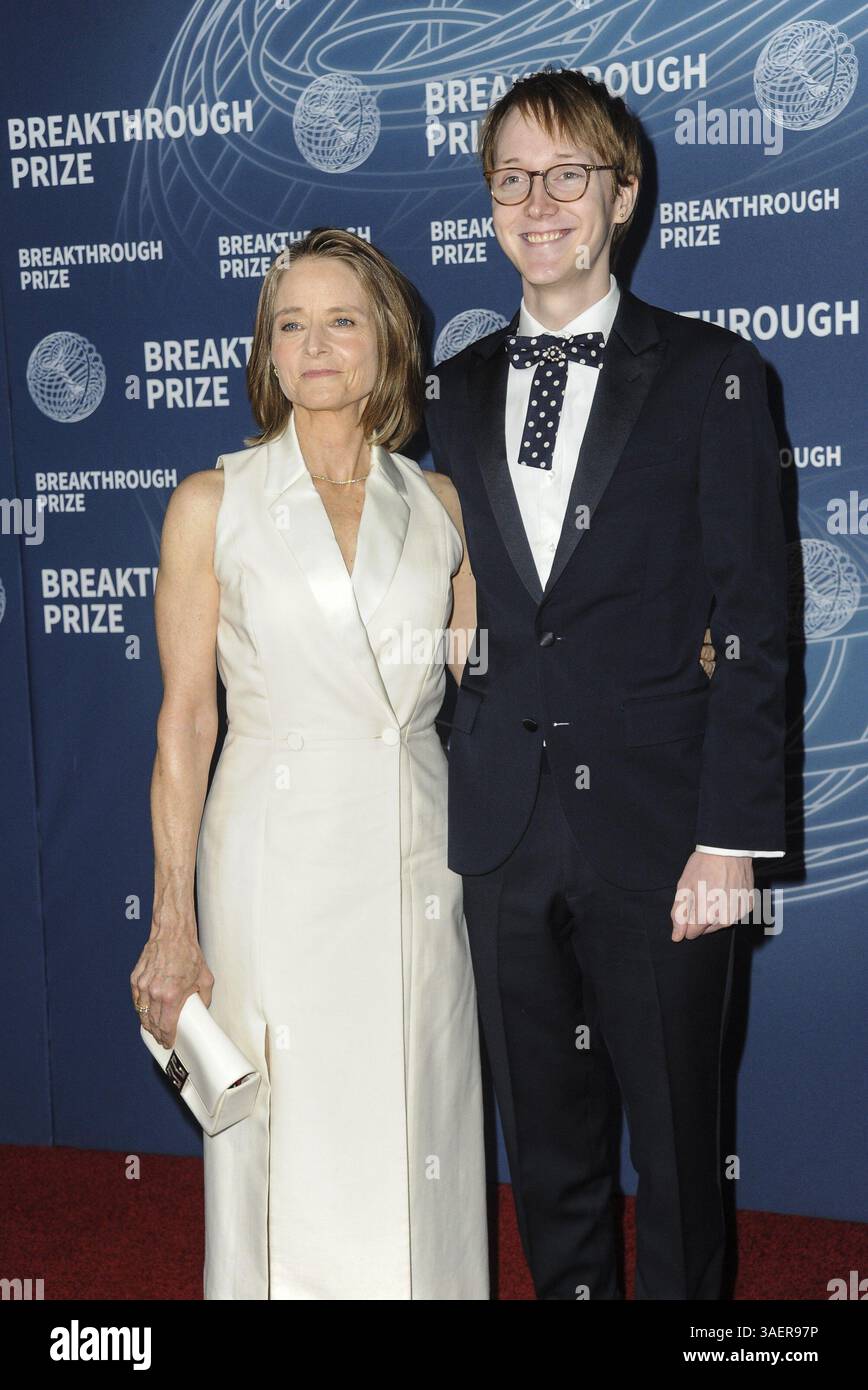 Ca. 05th Apr, 2025. Kit Bernard Foster, Jodie Foster at arrivals for ...