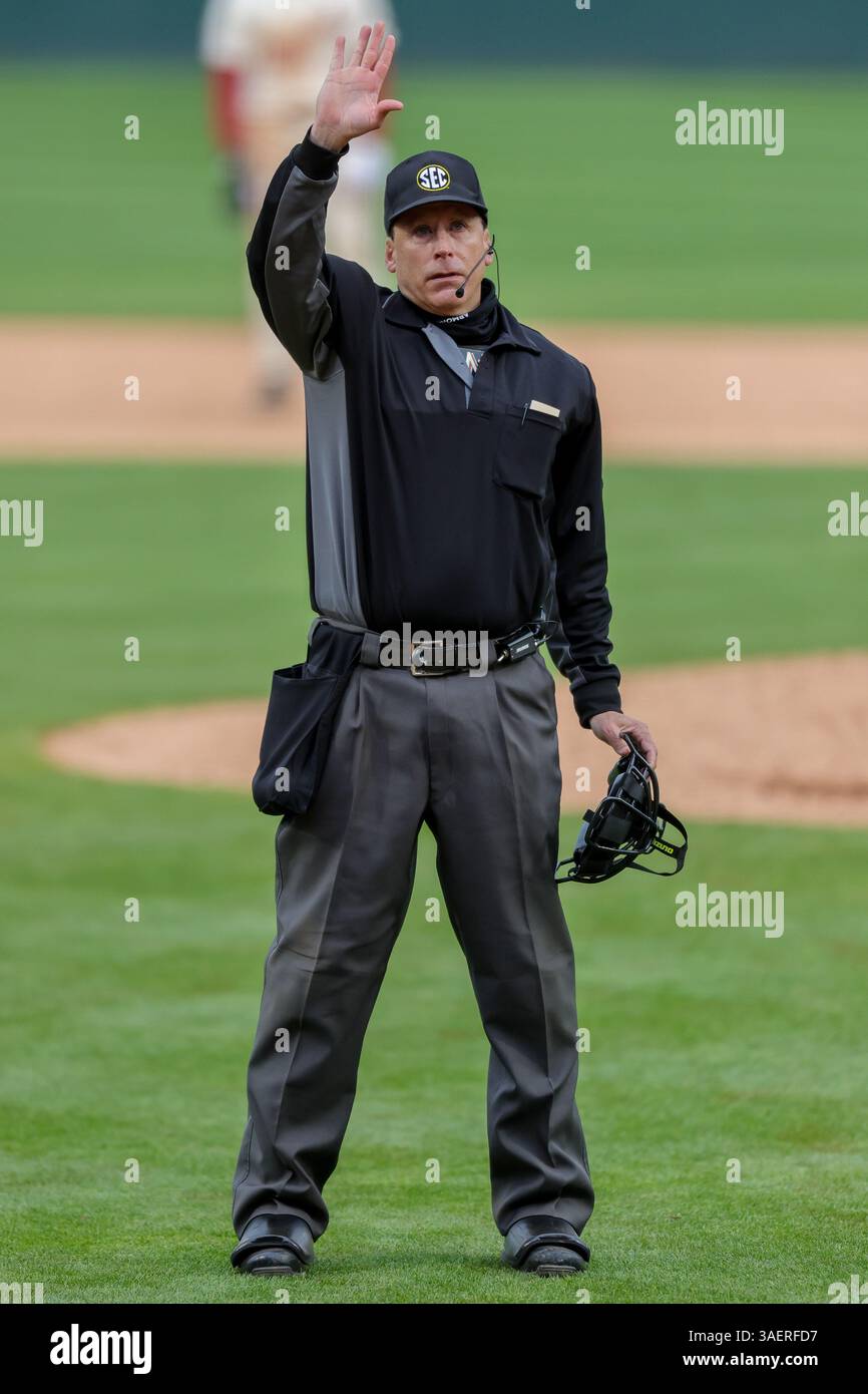 Kevin sweeney umpire hi-res stock photography and images - Alamy