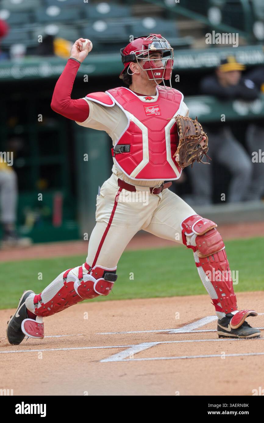 Fayetteville, USA. 06th Apr, 2025. April 6, 2025: Razorback catcher ...