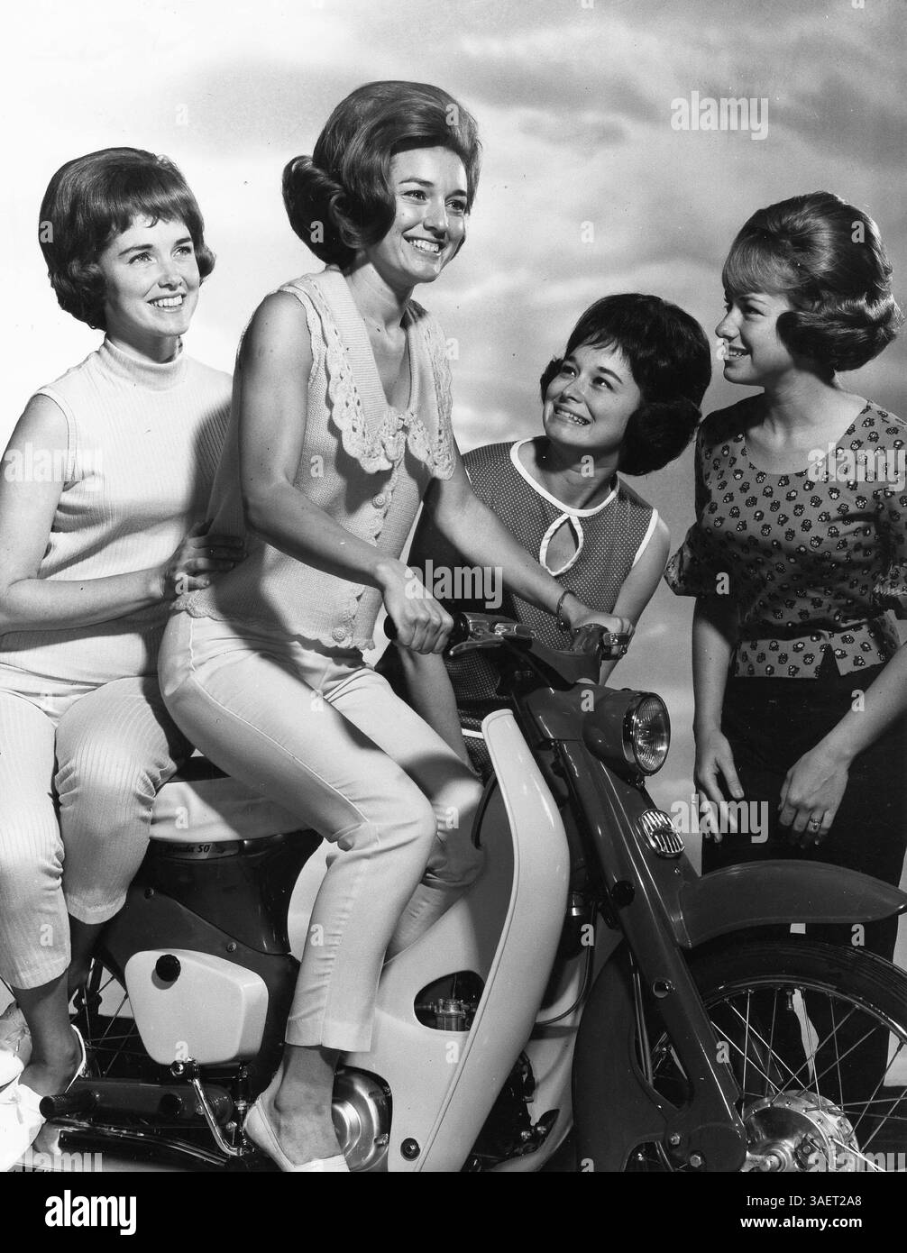 Nov. 2, 2011 - THE LENNON SISTERS.Kathy Lennon with Diane Lennon ...