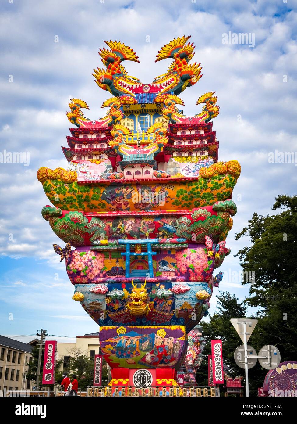 Noshiro Tenku no Fuyajo Tanabata Festival Lantern Castles in the Sky in ...