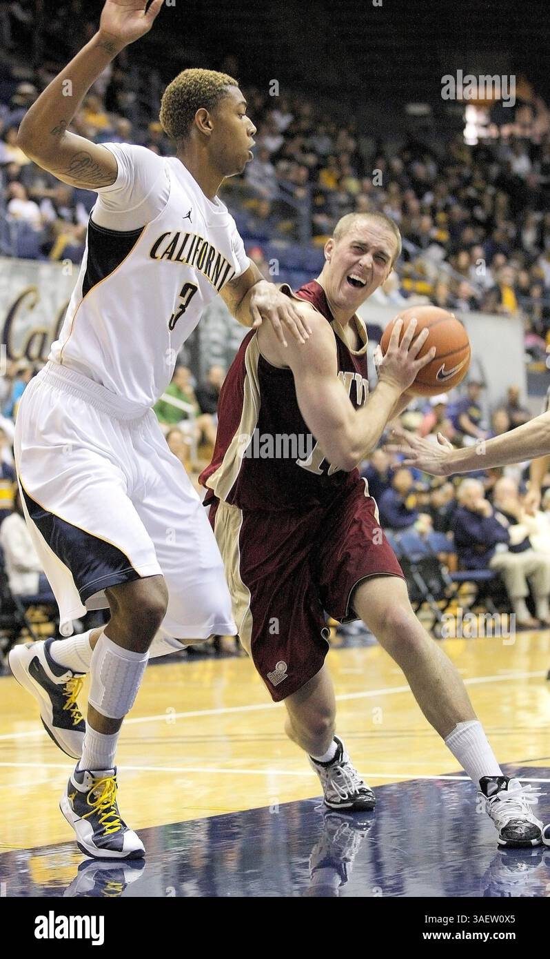 Novermber 26,2011 During the NCAA Mens Basketball Game Between ...