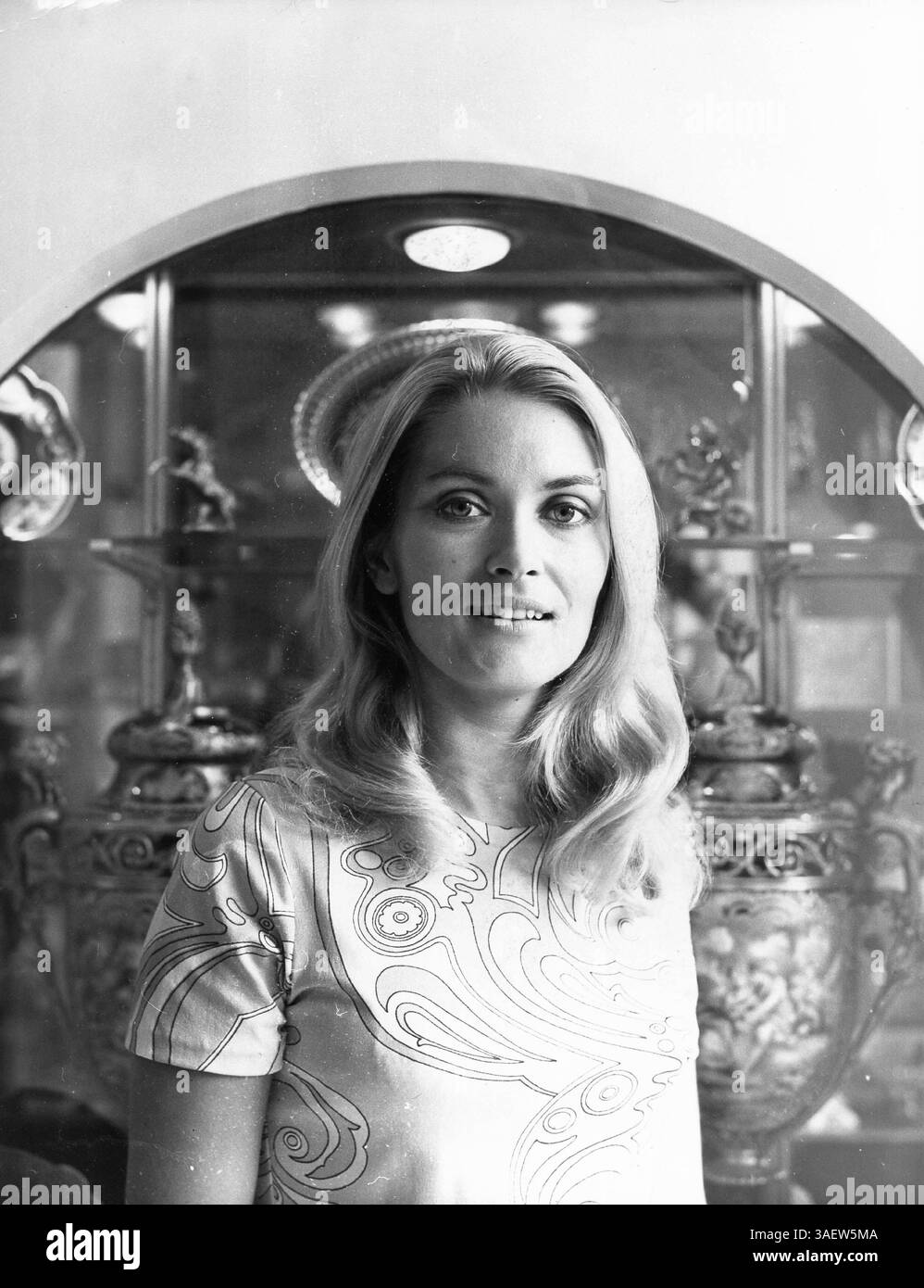 Alexandra bastedo hi-res stock photography and images - Alamy