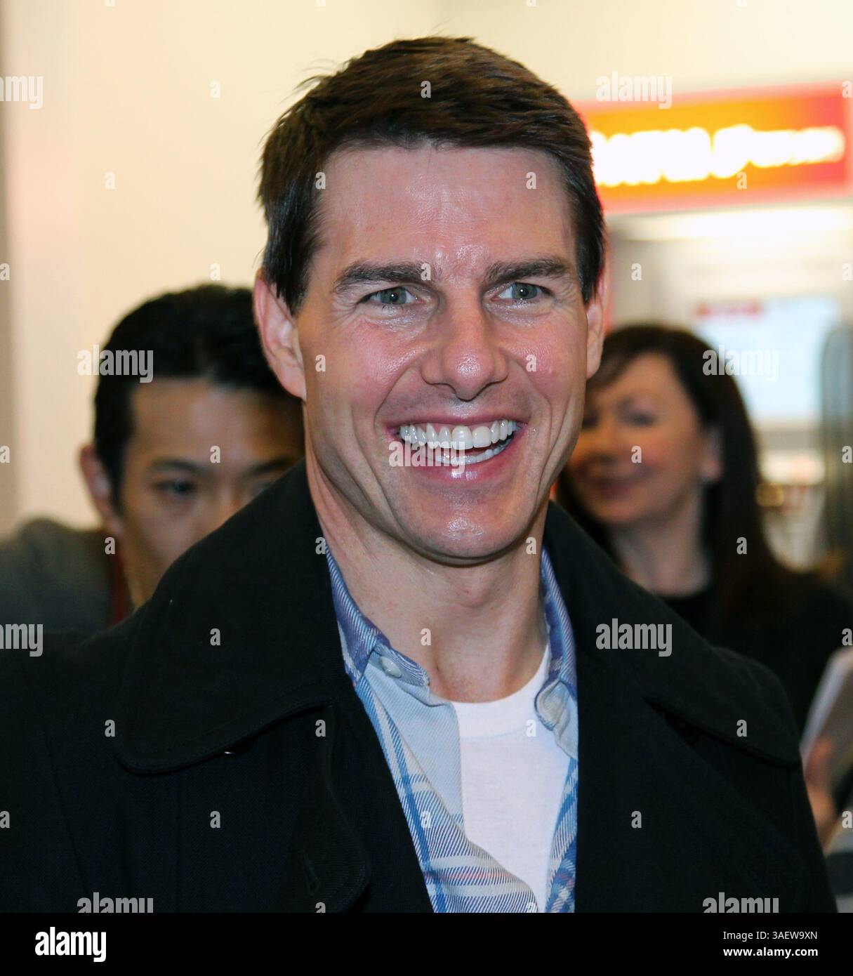 Nov. 30, 2011 - Tokyo, Japan - Actor TOM CRUISE arrives at Haneda ...