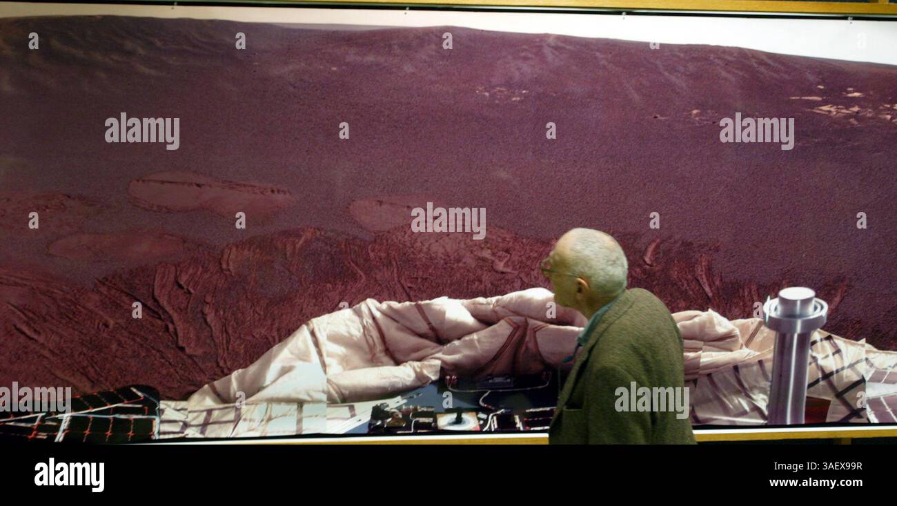 Jan 26, 2004; Pasadena, CA, USA; DAVID PERLMAN takes a good look at the ...