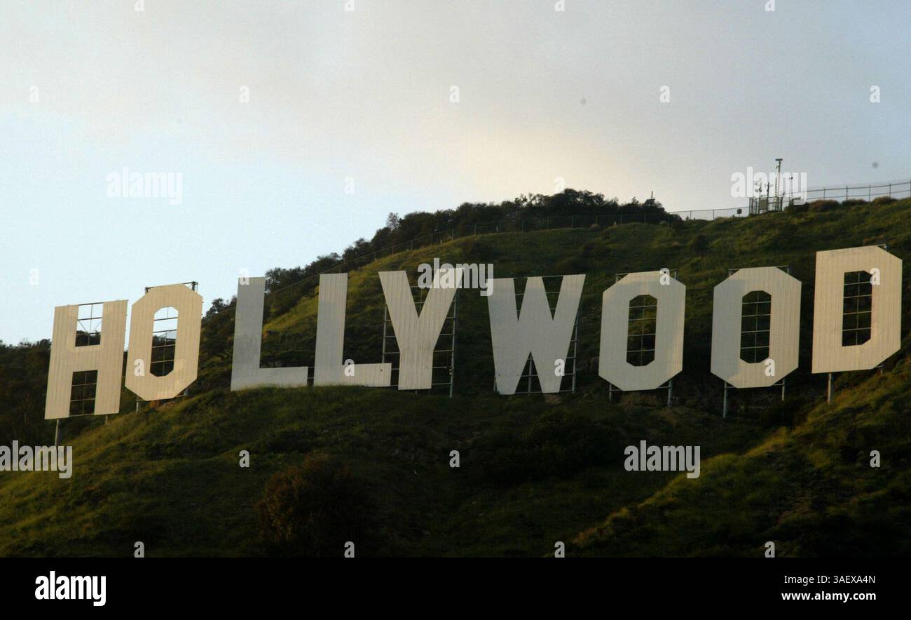 Famous hollywood sign atop mount hi-res stock photography and images ...