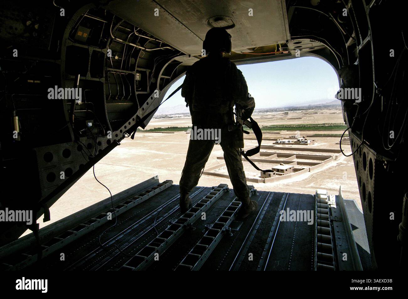 Jul 11, 2008 - Afghanistan - A CH-47 Chinook helicopter crew chief ...