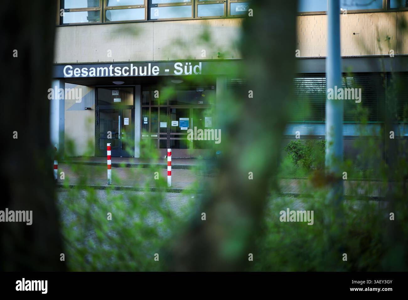 Duisburg, Germany. 07th Apr, 2025. No pupils to be seen at the time of ...