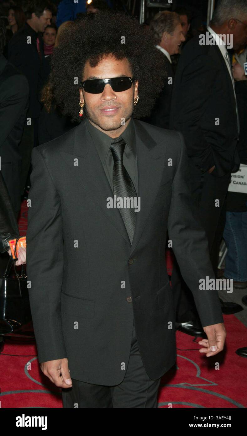 Oct 16, 2002; New York, NY, USA; Musician LENNY KRAVITZ @ the arrivals ...
