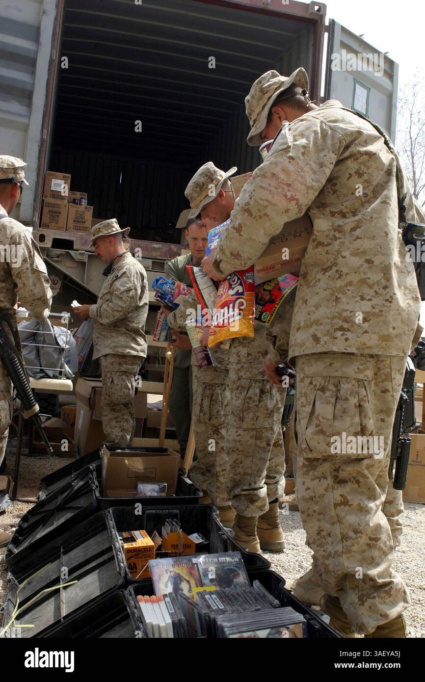 Mar 23, 2005; Hit, Iraq; Marines and other U.S. service members ...