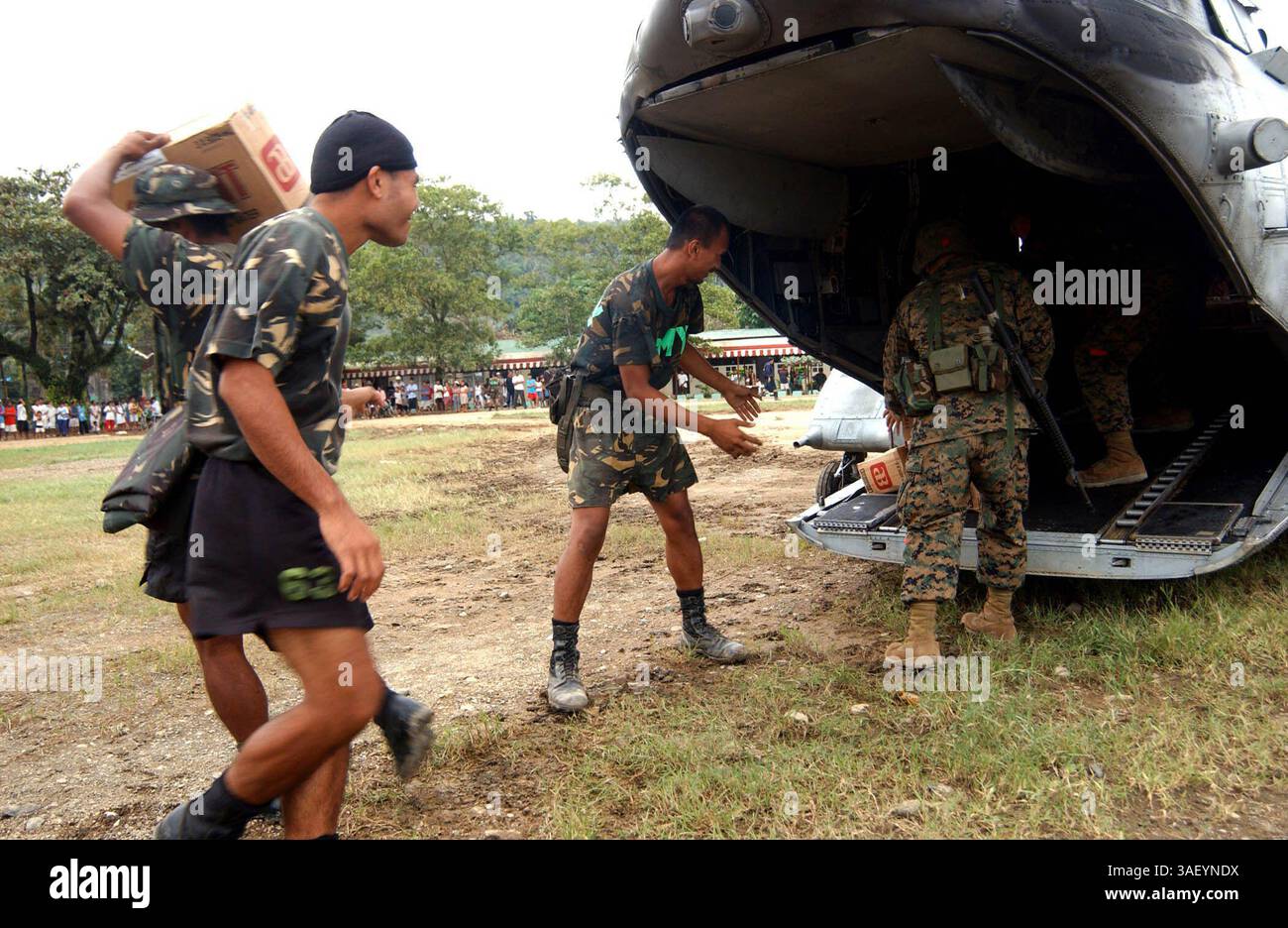 Philippine army u s marines hi-res stock photography and images - Alamy