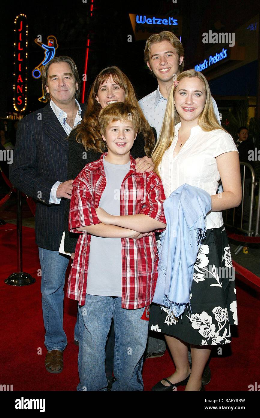 Dec 16, 2004; Universal City, CA, USA; Actor BEAU BRIDGES and family at ...