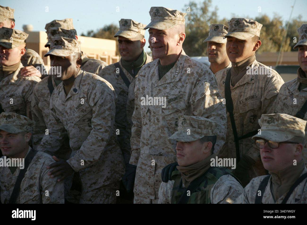 Dec 13, 2004; Al Asad, Iraq; Commandant of the Marine Corps Gen ...