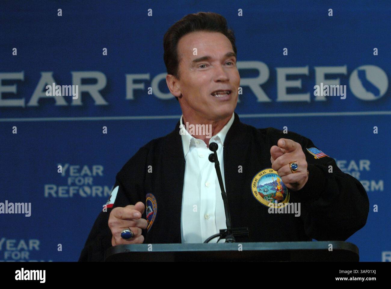 Arnold schwarzenegger governor schools hi-res stock photography and ...