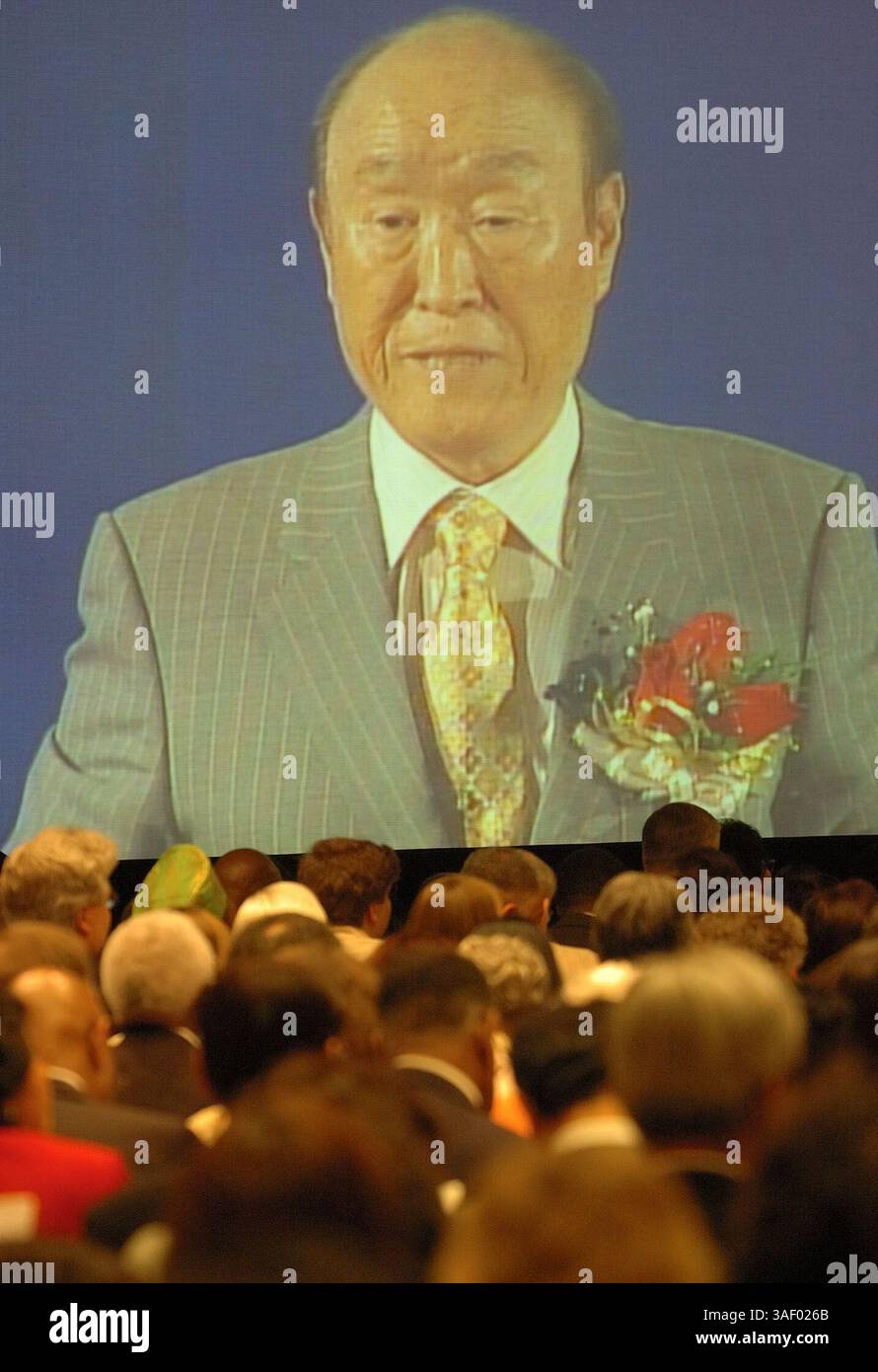 Jun 28, 2005; Los Angeles, CA, USA; Reverend SUN MYUNG MOON delivers a ...