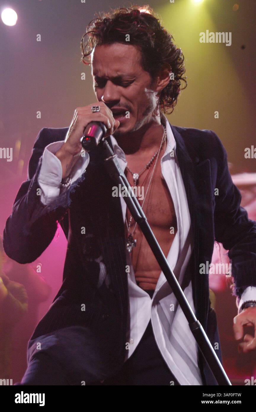 Mark anthony singer hi-res stock photography and images - Alamy