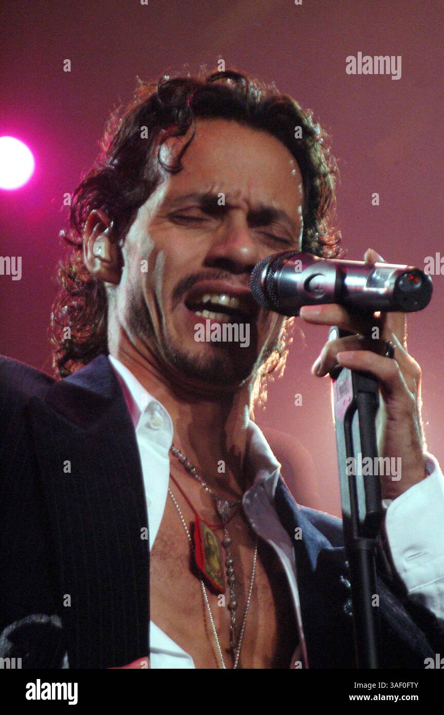 Mark anthony singer hi-res stock photography and images - Alamy