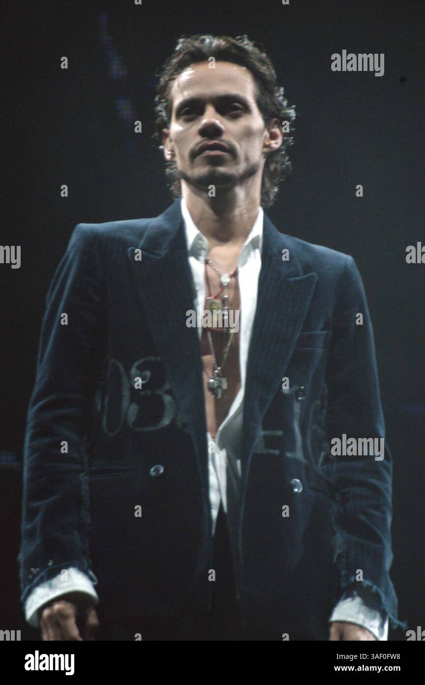 Mark anthony singer hi-res stock photography and images - Alamy