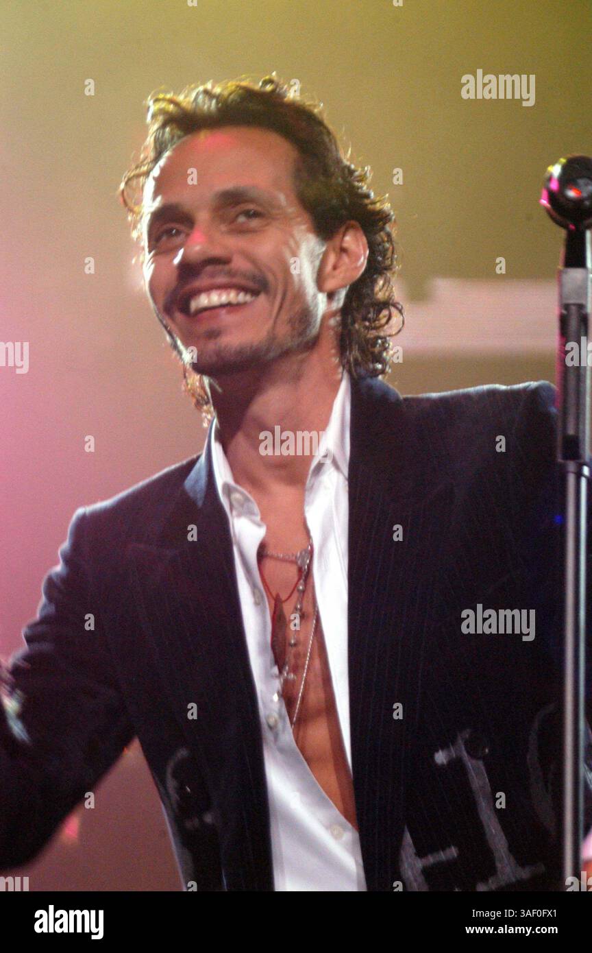 Mark anthony singer hi-res stock photography and images - Alamy