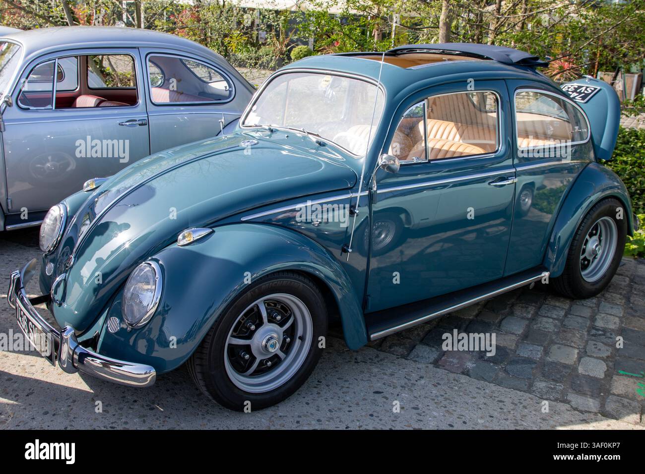 Bordeaux , France - 04 07 2025 : vw Volkswagen old beetle ancient ...