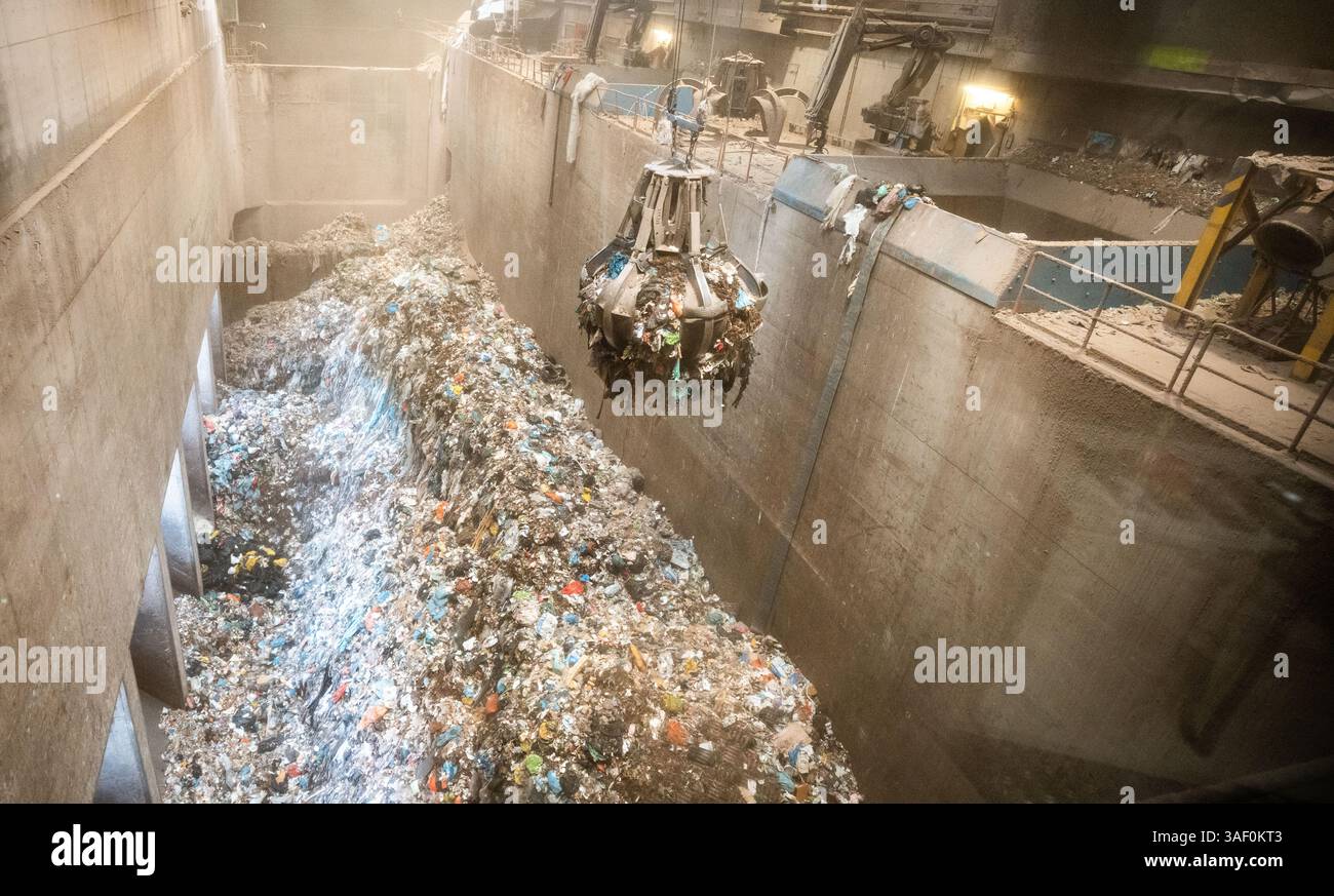 THEME PICTURE - Illustration on the topics of waste, climate change ...