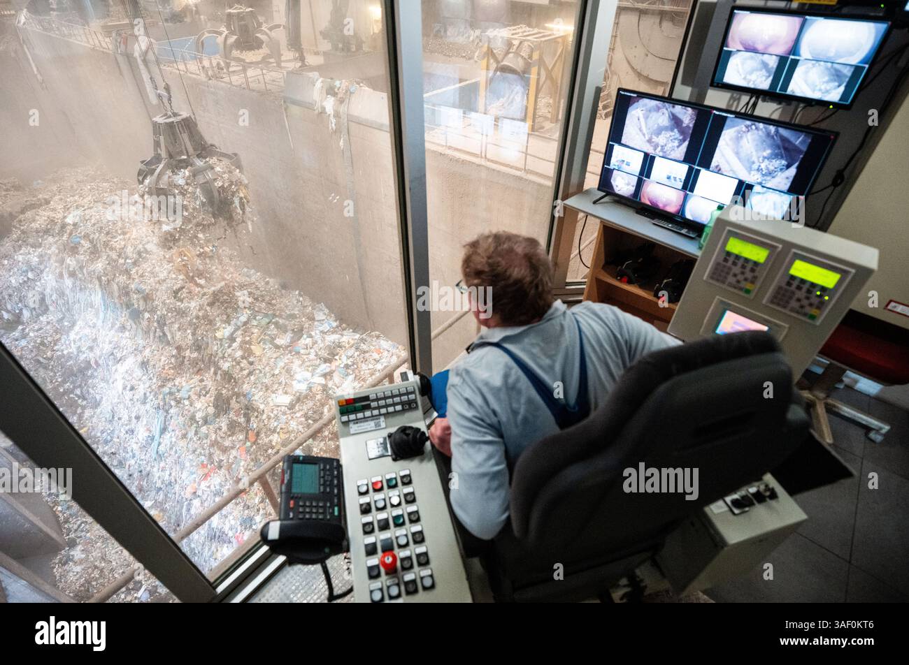 THEME PICTURE - Illustration on the topics of waste, climate change ...