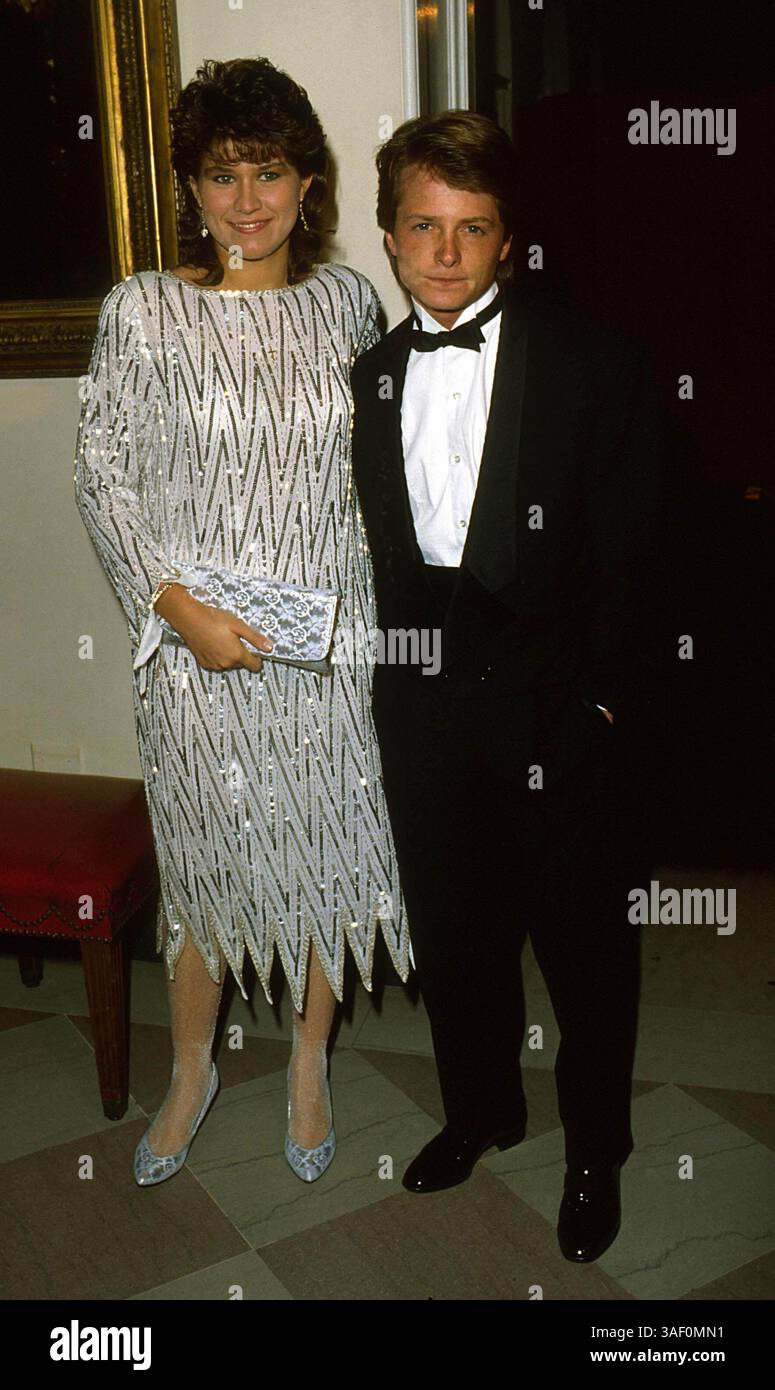 Michael j fox 1985 nancy mckeon hi-res stock photography and images - Alamy