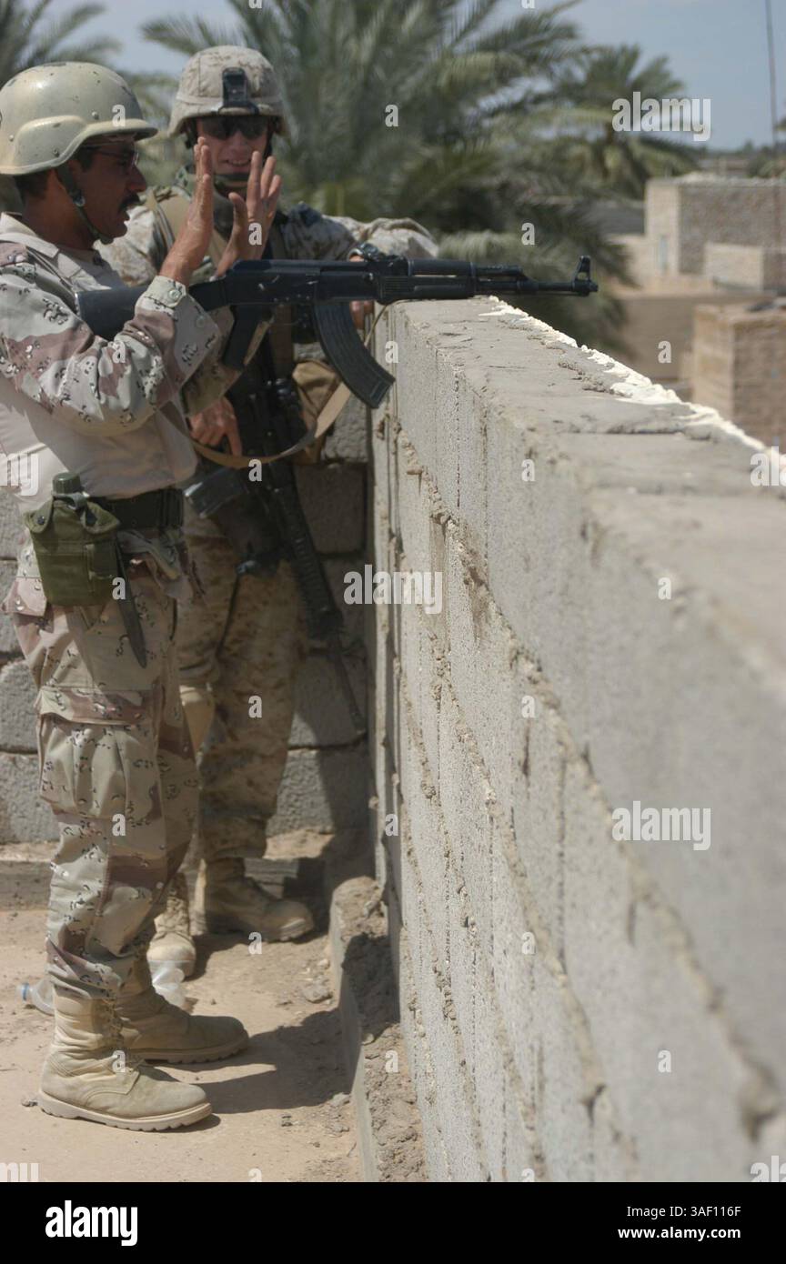 Apr 17, 2005; Ar Ramadi, Iraq; A member of the Iraqi Intervention ...