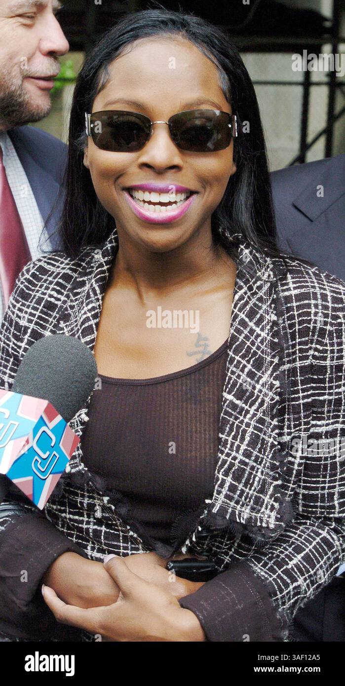 Head to toe chanel hi-res stock photography and images - Alamy