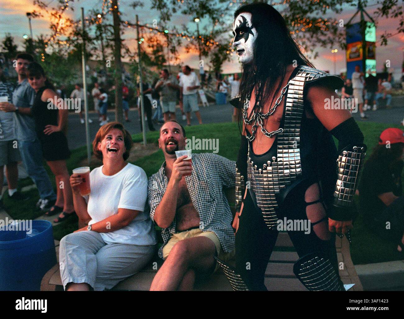 Janelle Nutt and Donald Hect of Sacramento are amused to see Sean ...