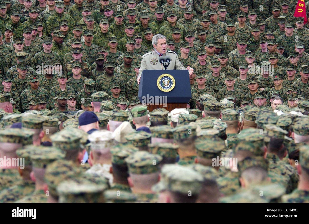 Dec 07, 2004; Camp Pendleton, CA, USA; U.S. President GEORGE W. BUSH ...