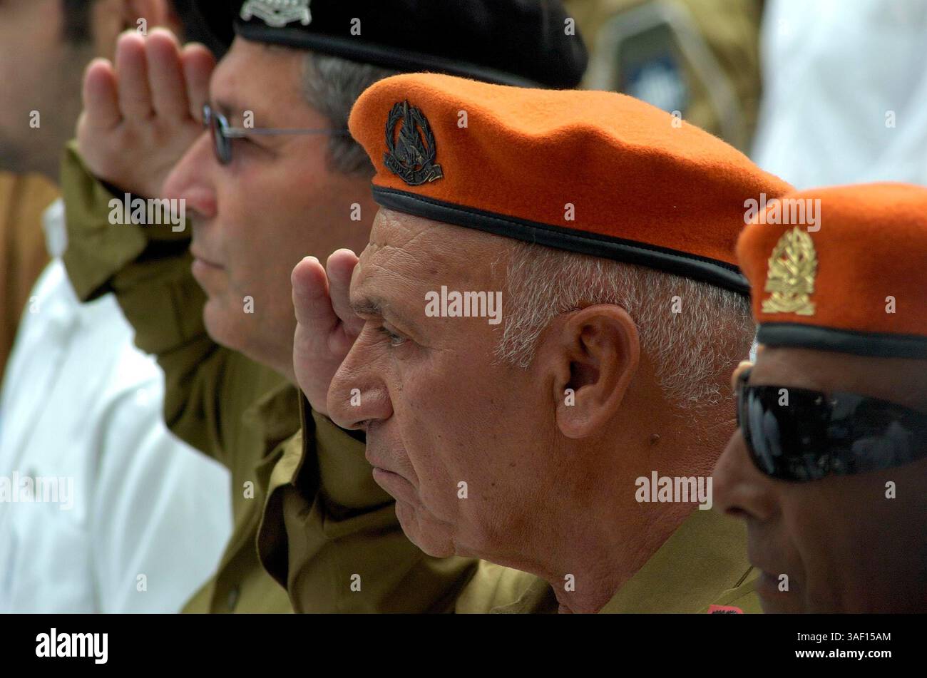 May 11, 2005; Jerusalem, ISRAEL; Israeli soldiers stand at attention ...