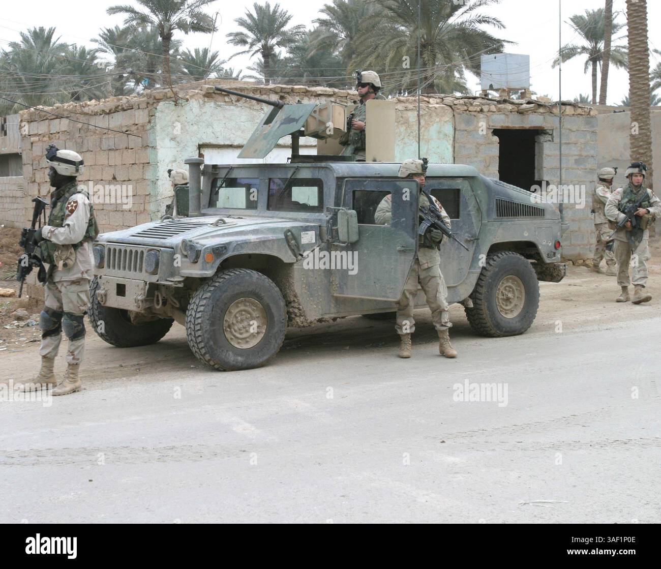 Feb 12, 2005; Al Anbar Province, Iraq; Soldiers from 1st Battalion ...
