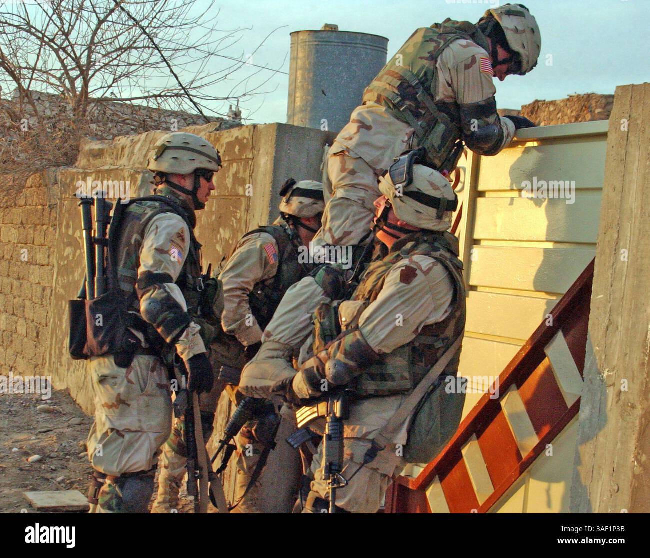 Vehicle borne ieds hi-res stock photography and images - Alamy