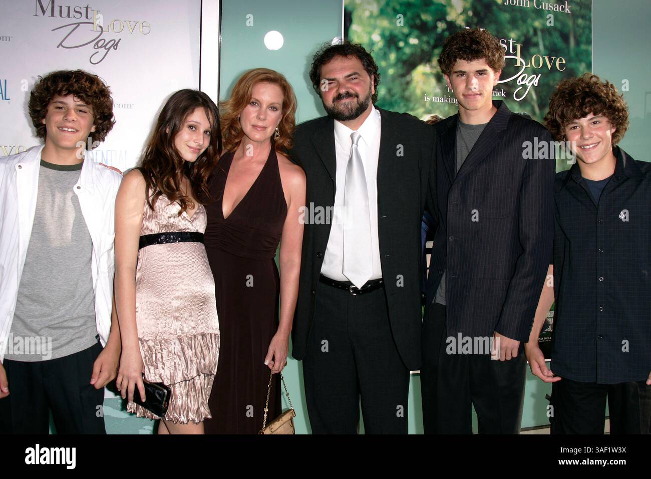 Elizabeth perkins and husband hi-res stock photography and images - Alamy