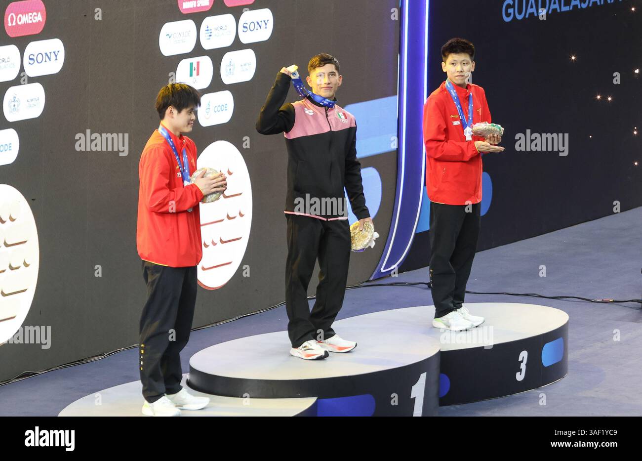 (250407) -- GUADALAJARA, April 7, 2025 (Xinhua) -- Gold medalist Randal ...