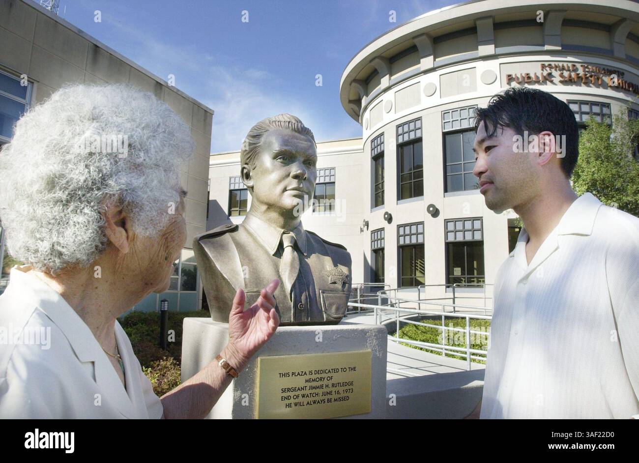 Oct 25, 2001; Berkeley, CA, USA; Aki Nakamura, left, and Brian Gee ...