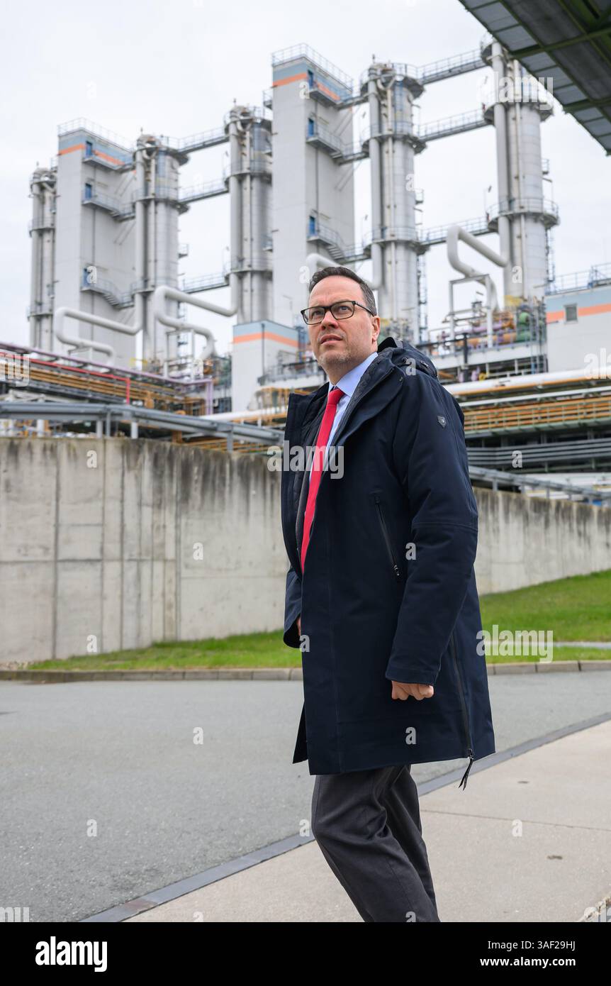 07 April 2025, Saxony, Nünchritz: Dirk Panter (SPD), Saxony's Minister ...