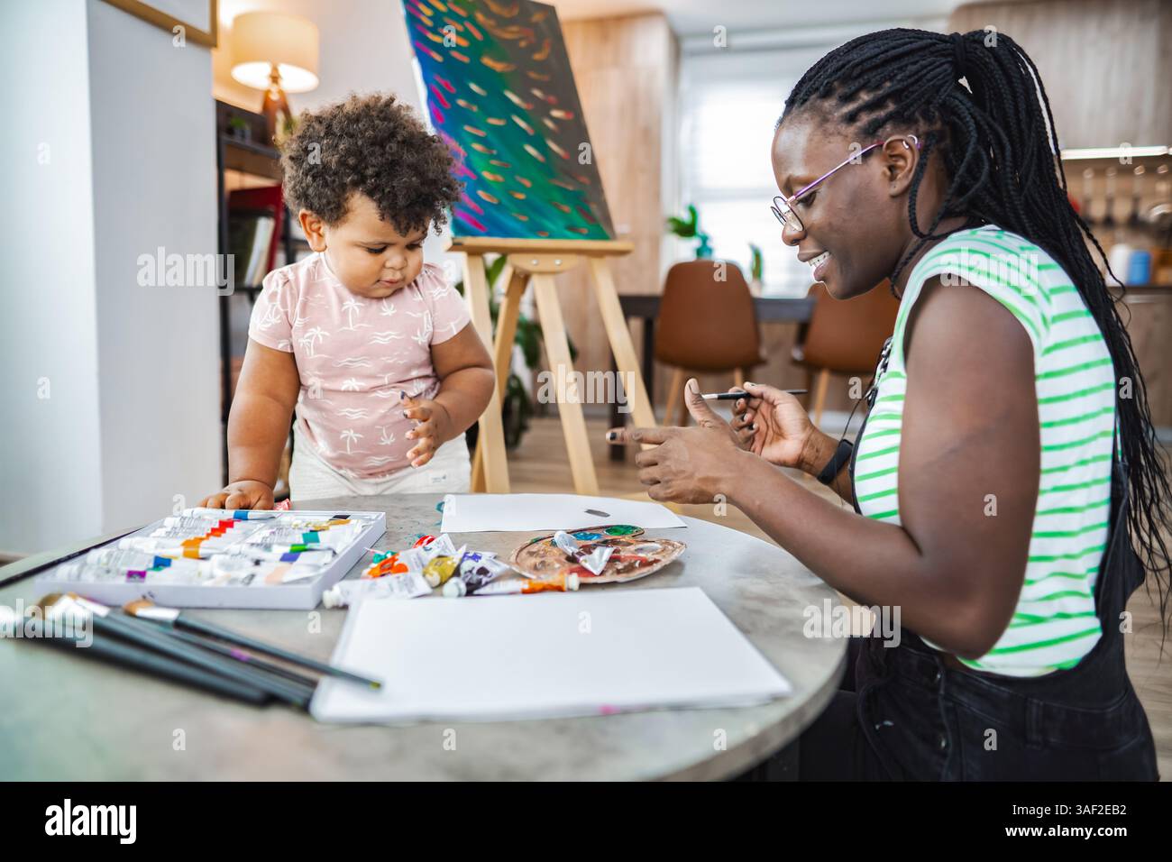 Shared moment of learning hi-res stock photography and images - Alamy