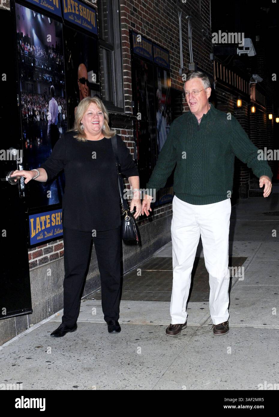 Taylor Swift's parents, Andrea Finlay and Scott Kingsley Swift after ...